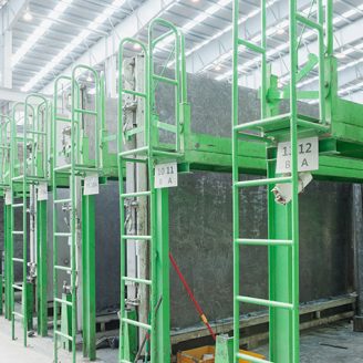 Space-saving battery mold for precast walls - Elematic precast technology