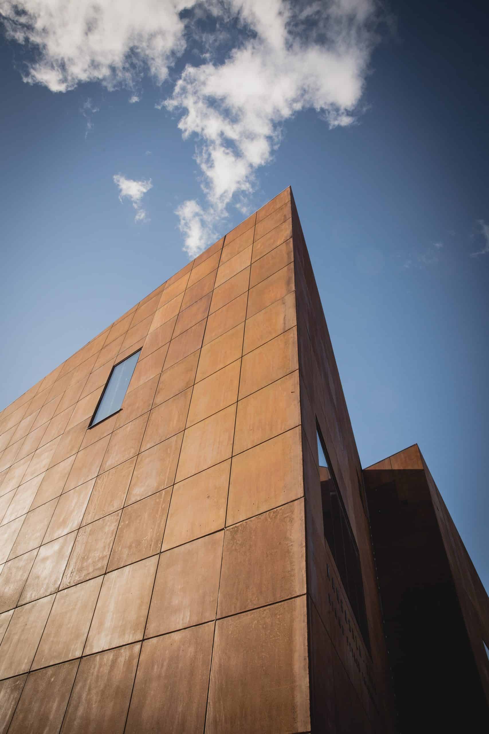 New dimensions with sandwich panel façades - Elematic precast technology
