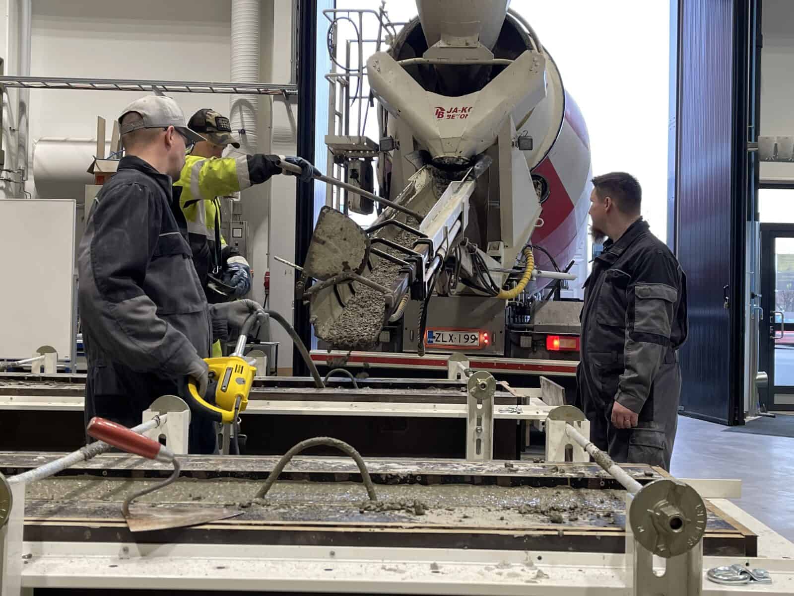 Molding equipment paves the way for future professionals - Elematic ...